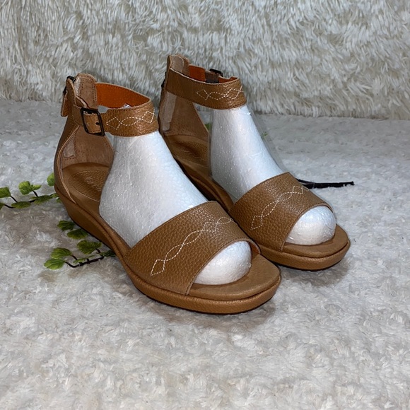 Ariat | Shoes | Womanariat Sandals | Poshmark